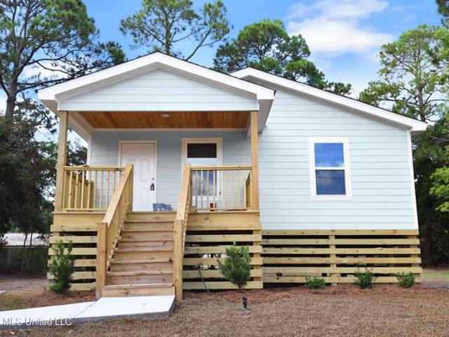 4706 W Bel Meade Ave, Pascagoula, MS 39581