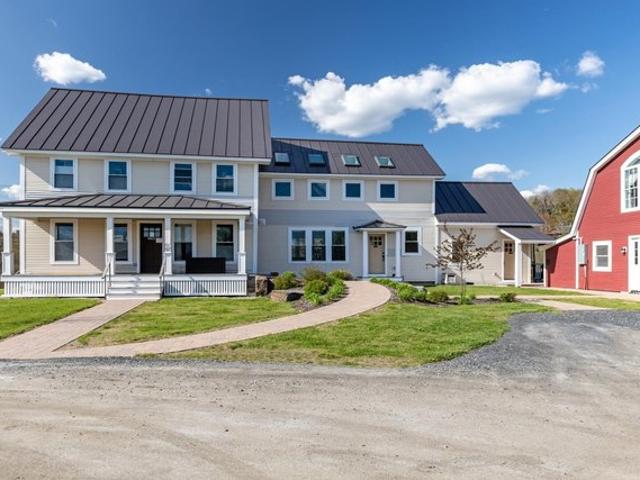 4706 Waterbury Stowe Rd Units 1 & 2, Waterbury, VT 05671