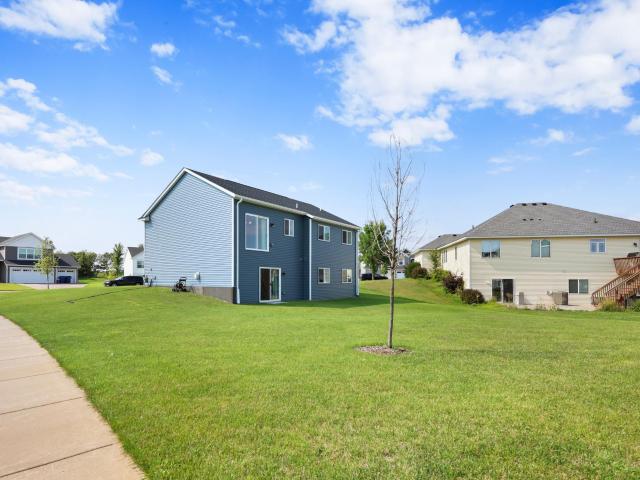 4706 8th Street Loop NE