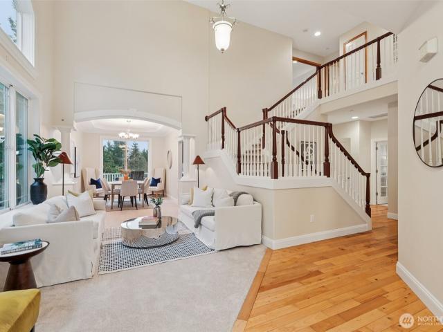 4707 NE 7th Place