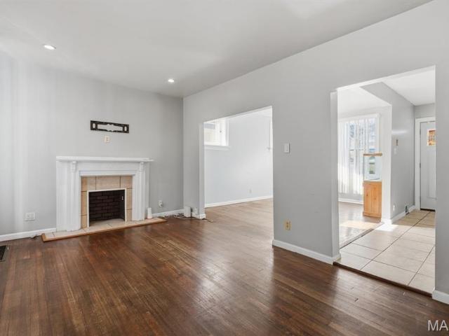 4707 Ray Ave, St. Louis, MO 63116 | MLS #25070 | Compass