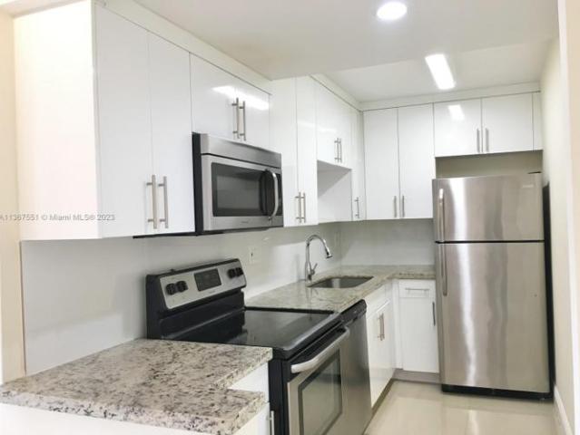 4707 7th St NW #407 8, Miami, FL 33126