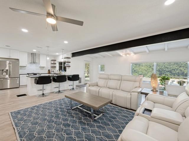 4708 Holiday Ln E, North Richland Hills, TX 76180