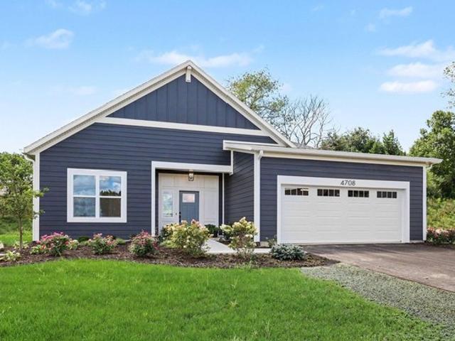 4708 Knapp Bluff Dr NE, Grand Rapids, MI 49525