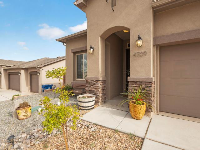 4709 Manzano Peak Street SW