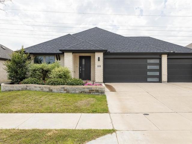 4709 Mayflower Dr, Venus, TX 76084