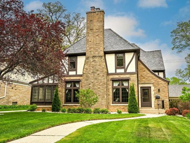 4709 N Cramer St, Whitefish Bay, WI 53211