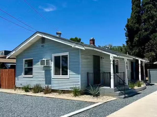 4709 E Thomas Ave, Fresno, CA 93702