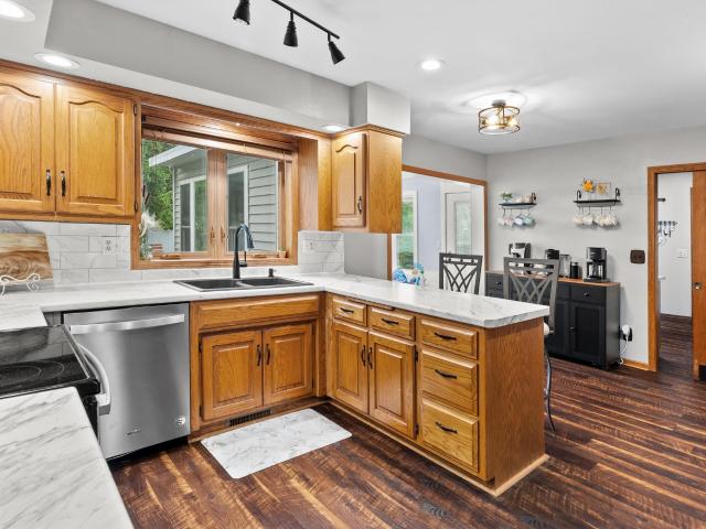 4709 Laurie Ln