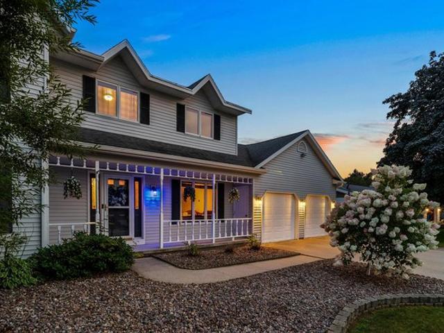 4709 Laurie Ln, Two Rivers, WI 54241