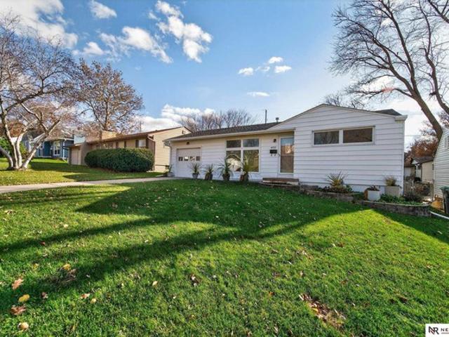 4709 Valley St, Omaha, NE 68106