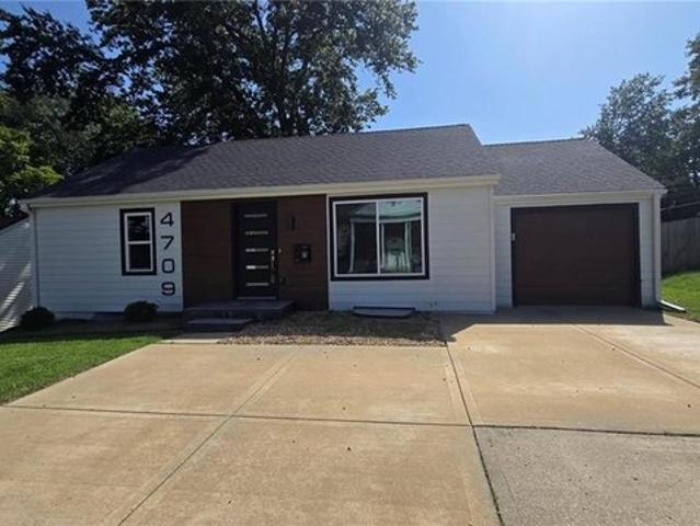 4709 W 75th St, Prairie Village, KS 66208