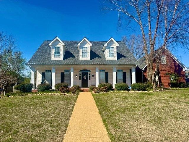 4700 Meadow Ridge Dr, Tupelo, MS 38801