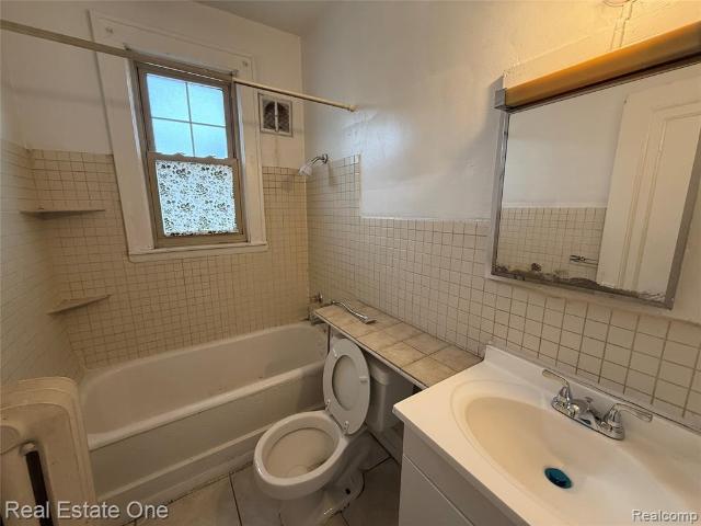 4700 CURTIS Street # 2W
