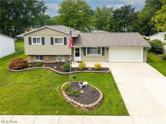 4700 Idleview Dr, Vermilion, OH 44089