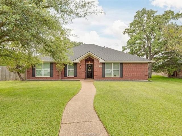 4700 Kensington Rd, Bryan, TX 77802