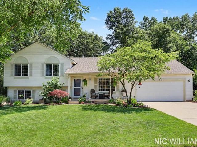 4700 Paramount Dr NE, Grand Rapids, MI 49525