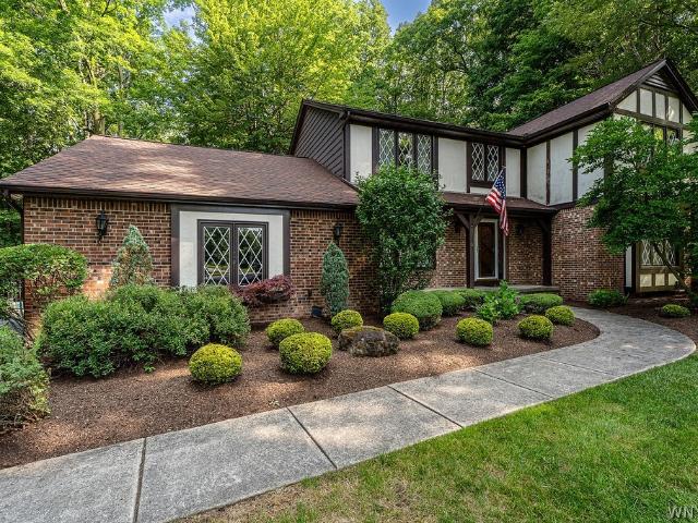 4700 Pine Manor