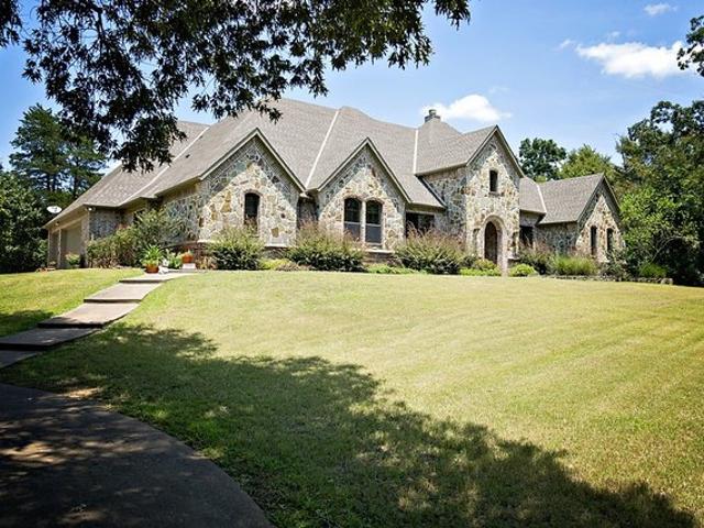 4700 Stonebridge Ln, Athens, TX 75751