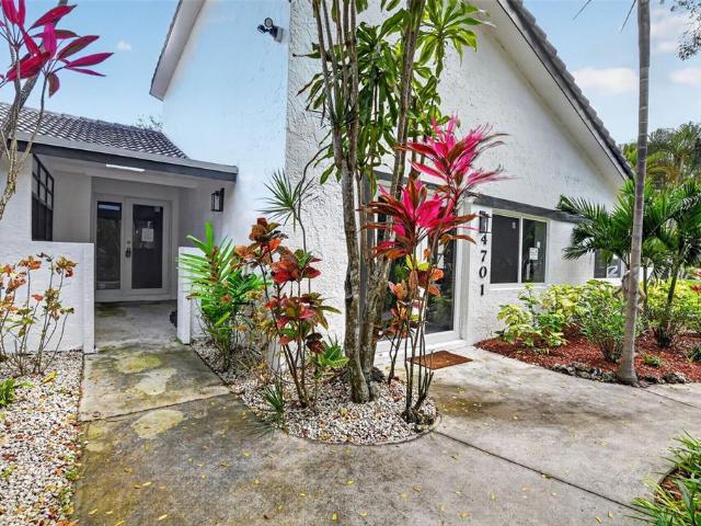 4701 NW 1st Pl, Deerfield Beach, FL 33442 | MLS #B26020