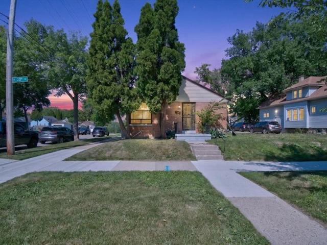 4701 N 30th St, Milwaukee, WI 53209