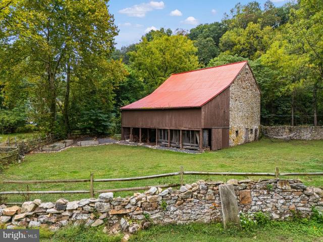 4701 Edges Mill Rd, Downingtown, PA 19335 | MLS #PACT2109 | Compass