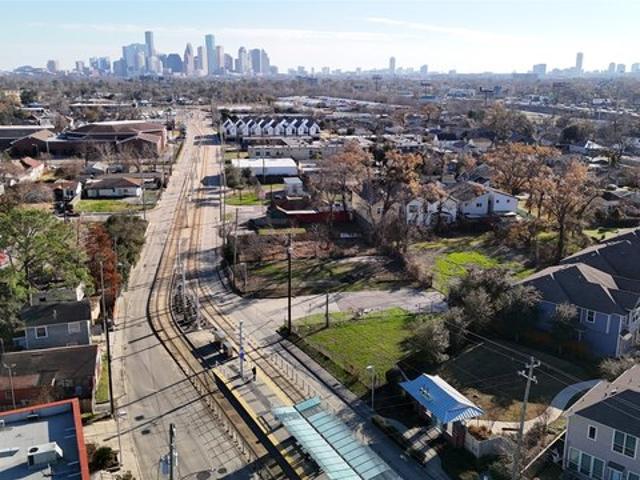 4701 Fulton St, Houston, TX 77009
