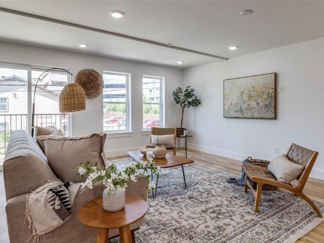 4701 San Jacinto St, Unit 104, Dallas, TX 75204 | MLS #21126 | Compass