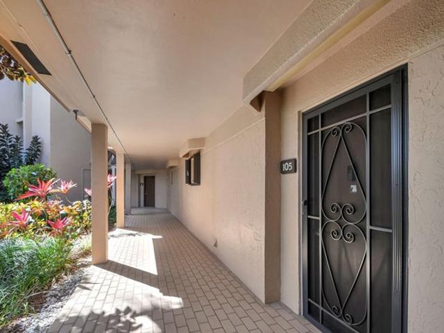 4702 Fountains Dr S, Greenacres, FL 33467