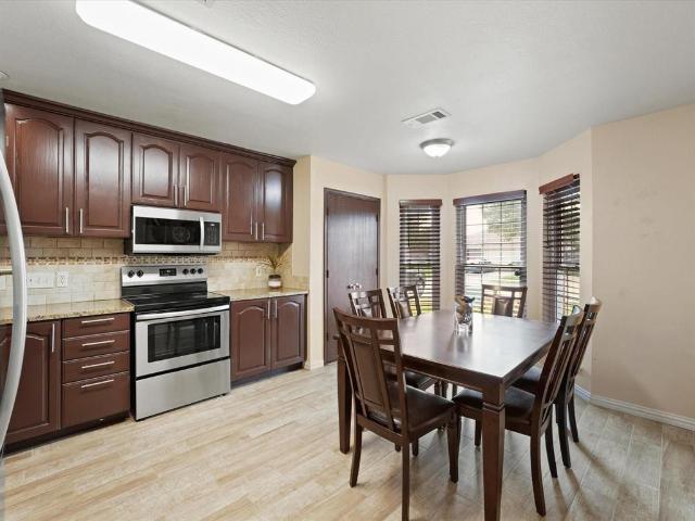 4702 Grovetree Lane