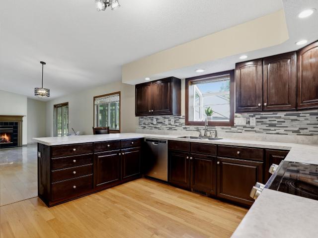 4702 Hunters Glen Dr