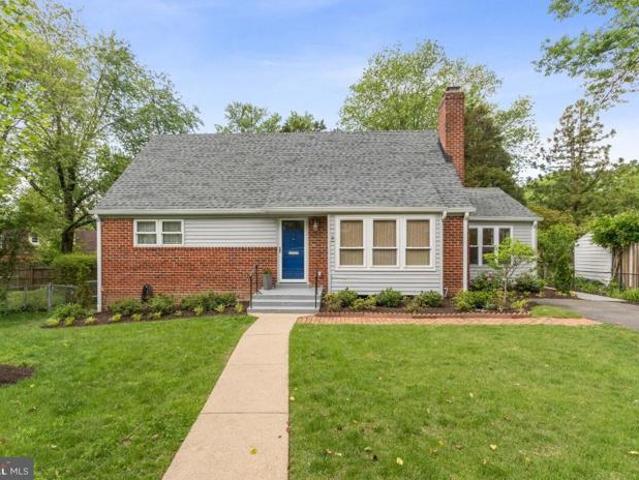 4702 Surry Pl, Alexandria, VA 22304