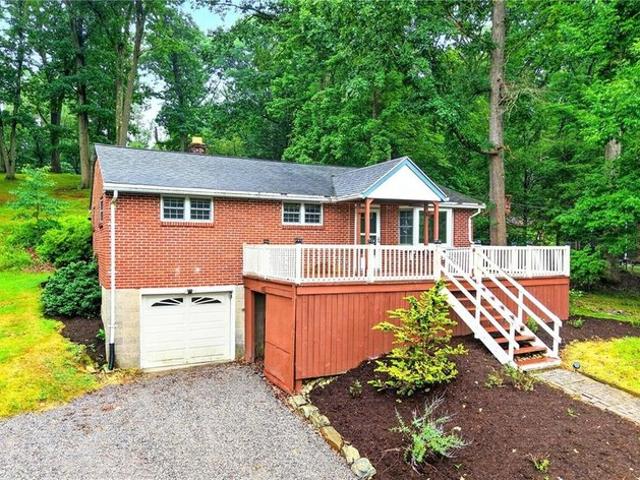 4702 S Woodland Cir, Gibsonia, PA 15044