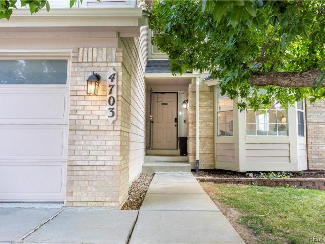 4703 N Wildflowers Way