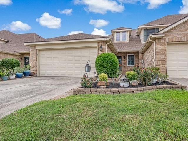 4703 Park Trail Ln, Pasadena, TX 77505
