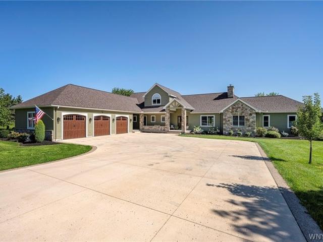 4703 Thrall Rd, Lockport, NY 14094