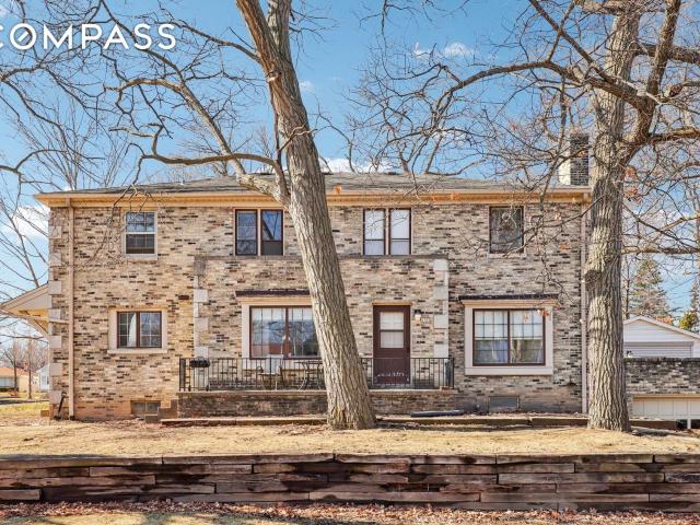 4703 W Jackson Park Dr, Milwaukee, WI