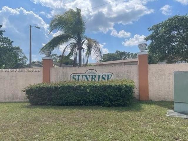 470 18th Ave NE #102, Homestead, FL 33033