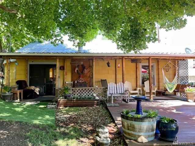 470 2nd St, Chelan Falls, WA 98817