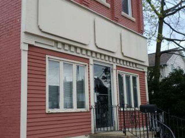 $470 / 2br Cozy upper w/parking Village of Lancaster map