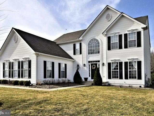 470 Creekview Dr, Harleysville, PA 19438