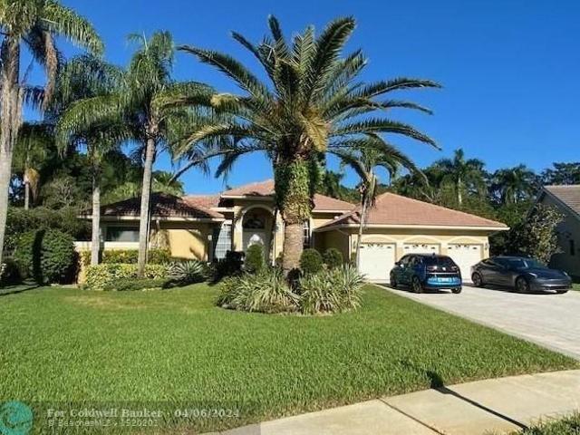 470 Cypress Pointe Dr, Hollywood, FL 33027