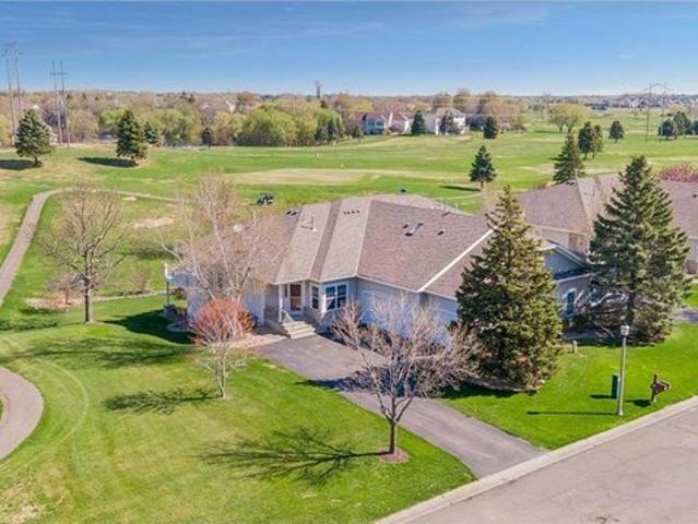 470 Holly Ln N, Oakdale, MN 55128