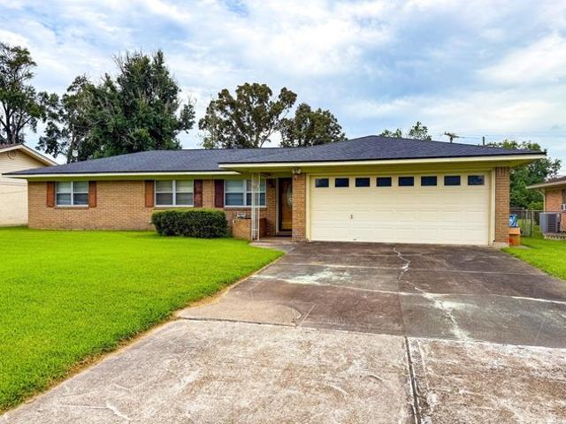 470 Jackson Dr, Vidor, TX 77662