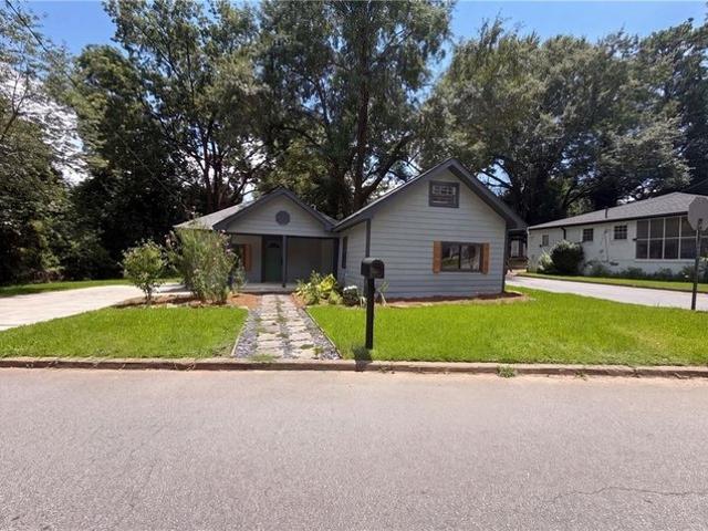 470 Oak Dr, Hapeville, GA 30354