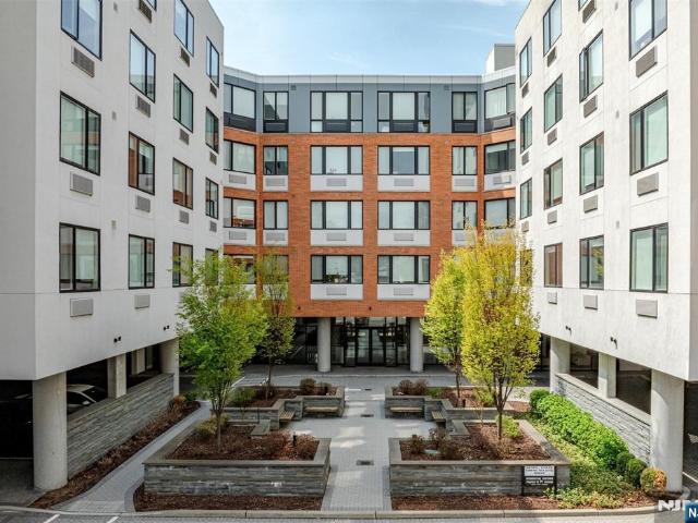 470 Main St, Unit 604, Fort Lee, NJ 07024 | MLS #26008 | Compass