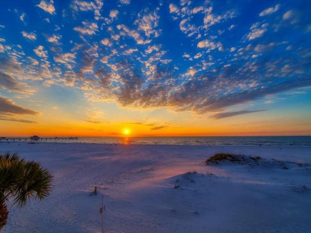470 Mandalay Avenue Unit 305, Clearwater Beach, US, FL