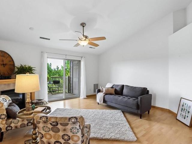 470 N 1st Ave Apt 301, Iowa City, IA 52245