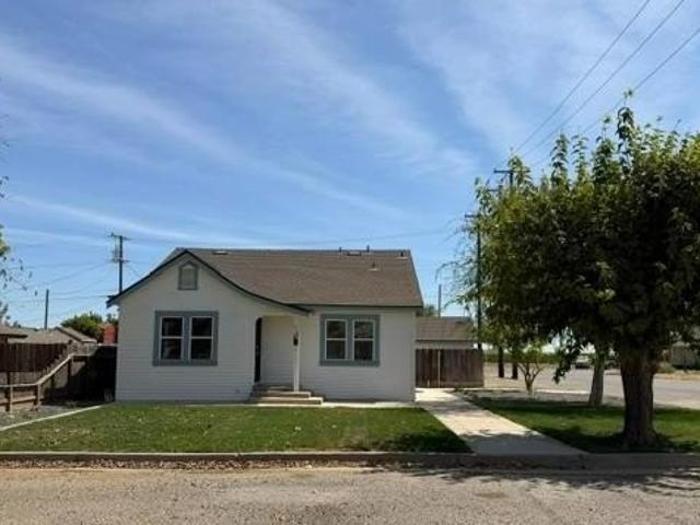 470 Second St, Gustine, CA 95322