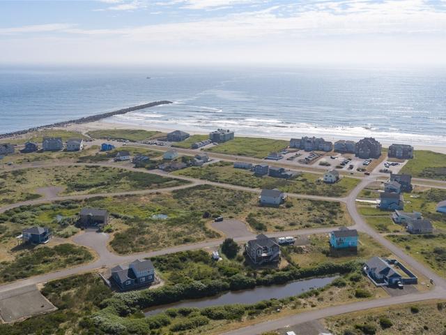 470 W Wind St SW, Ocean Shores, WA 98569 | MLS #2555